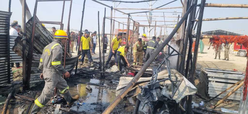 Big breaking :-प्रयागराज महाकुंभ 2025 में SDRF उत्तराखंड पुलिस का साहसिक रेस्क्यू ऑपरेशन - News ...